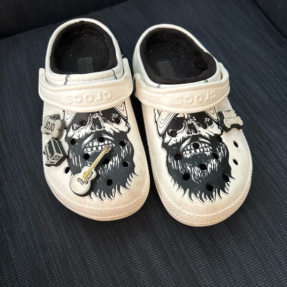CROCS | Shoes | Luke Combs X Crocs Classic Fur Lined Clog Skull Womens ...